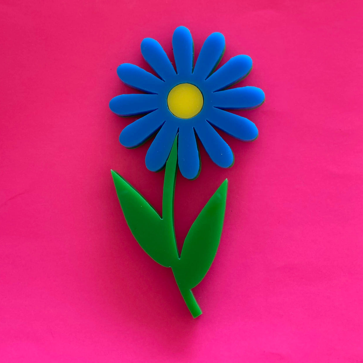 DAISY FLOWER Acrylic Brooch – Isa Duval